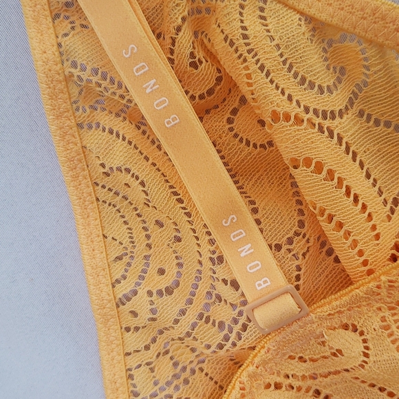 Bonds | Intimates & Sleepwear | Bonds Intimately Soft Light Deep V Bra ...